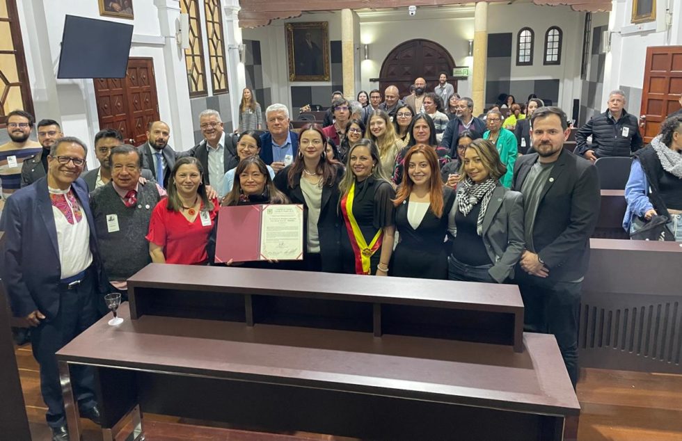 Por 45 años de trabajo en defensa de los DD.HH, el Concejo de Bogotá ...